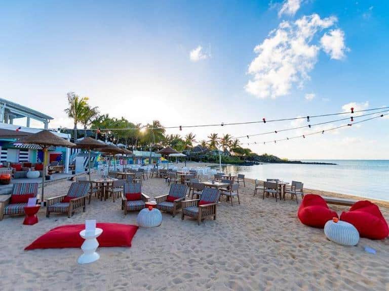 Taxis to Beach Rouge Restaurant in Grand Gaube, Mauritius (Private Tour)
