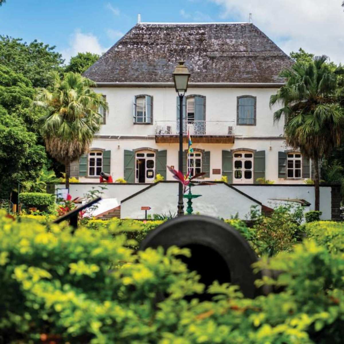 Where is Mauritius Island located? Map Location, Flag & History